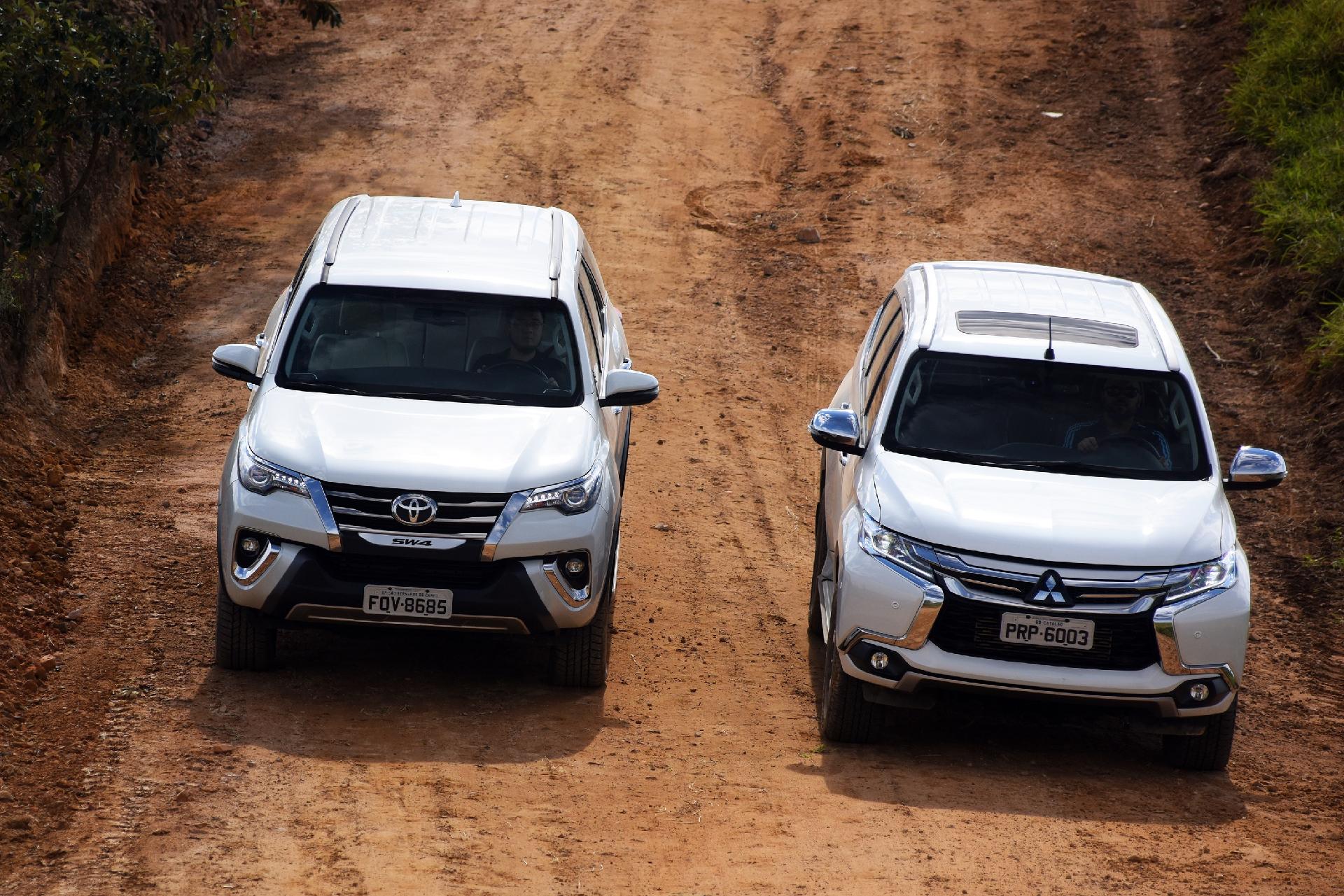 Duelo: Pajero Sport encara SW4 no confronto de SUVs "raiz" para 7 ...