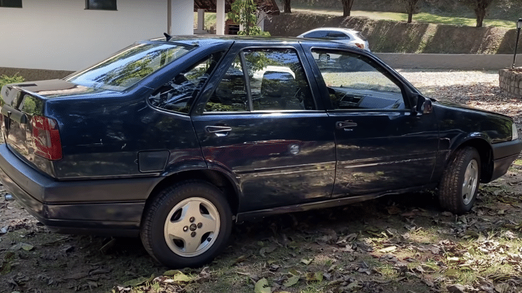 Fiat Tempra menos rodado do Brasil traz 'autógrafo' de anônimo