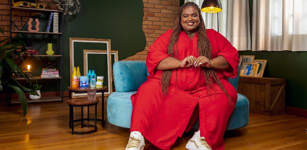 Influencer Bielo varia penteado com tranças, laces e black power