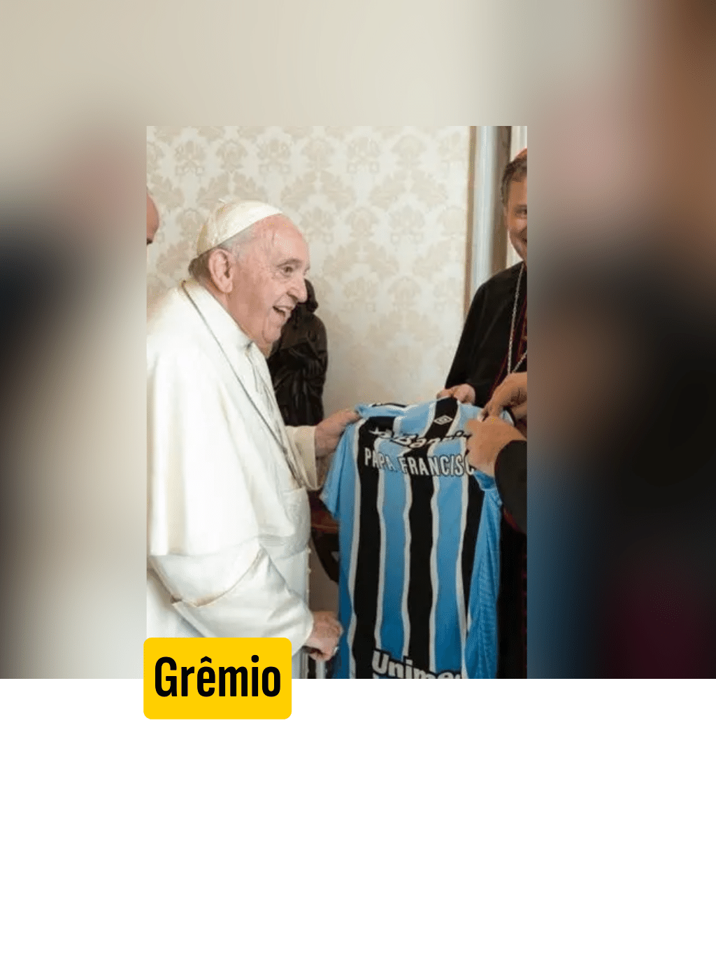 Papa Francisco e o futebol brasileiro: Veja as camisas que o pontífice já ganhou de presente