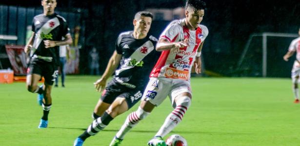 Vasco x Bangu: onde assistir ao vivo e horário do jogo do Carioca