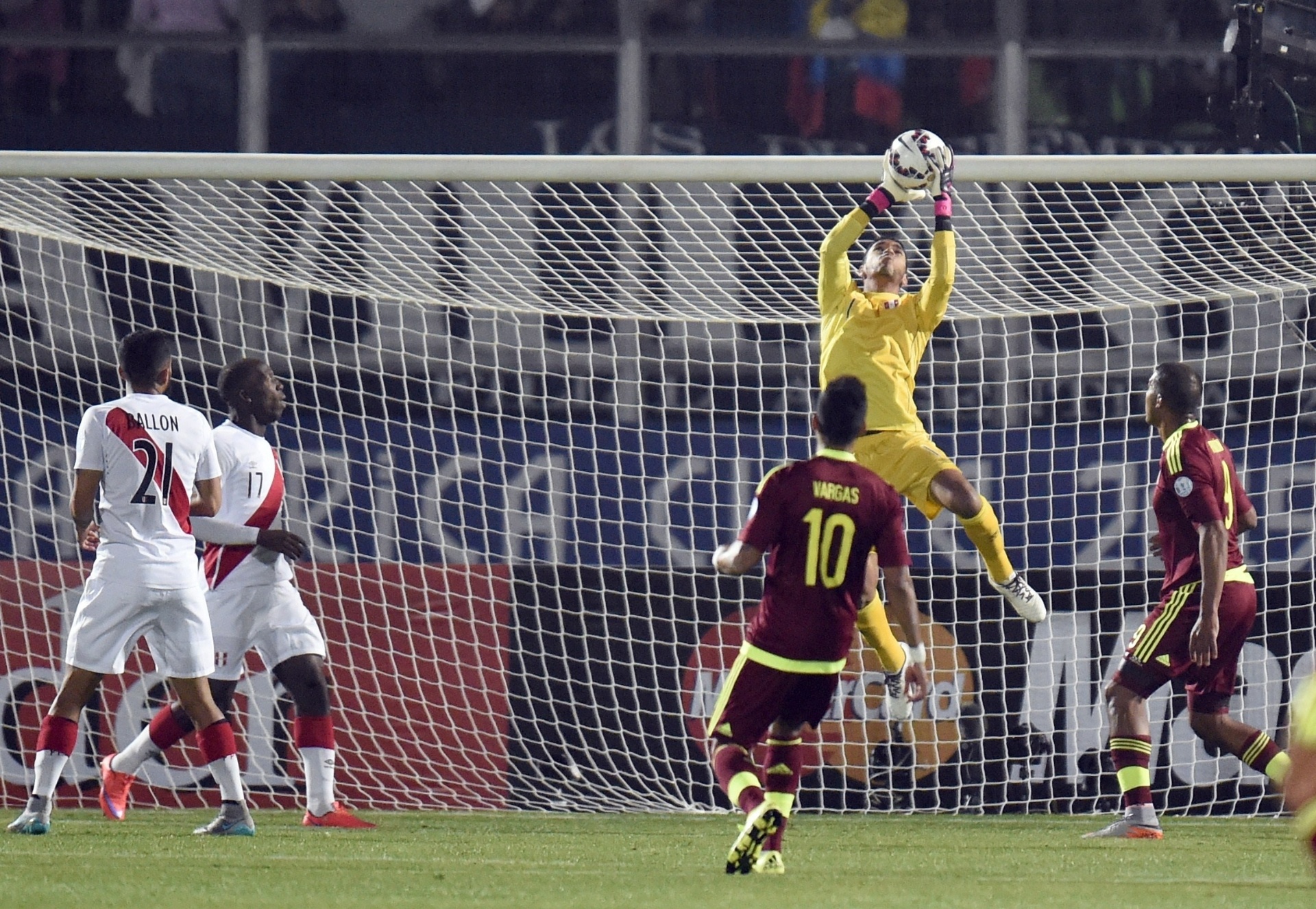 Fotos: Peru x Venezuela, pela Copa América - 18/06/2015 - UOL Esporte