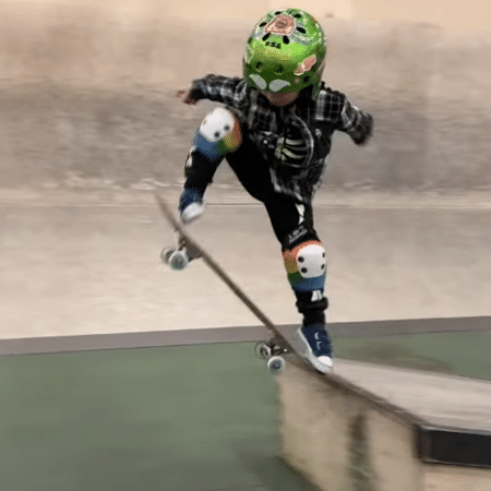 Skatista russo de 3 anos é a nova descoberta de Tony Hawk - 08/02/2022 ...