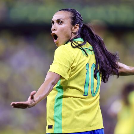 Marta dispara contra arbitragem após derrota do Brasil: 'Uma palhaçada'