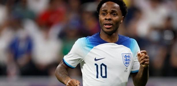 Sterling volta ao Qatar e reforça Inglaterra contra França