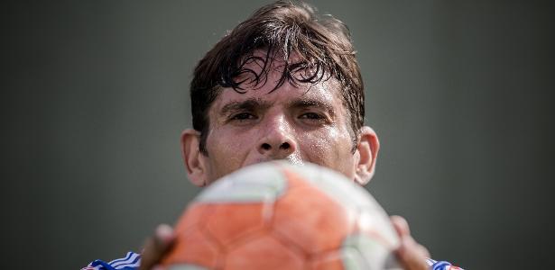 Igor Chacon enfrentou a depressão e o alcoolismo e sonha estrear profissionalmente no futebol ...