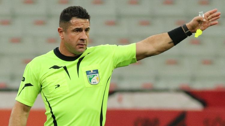 Flamengo x Santos: Pênalti? Ex-árbitros analisam polêmica no Maracanã