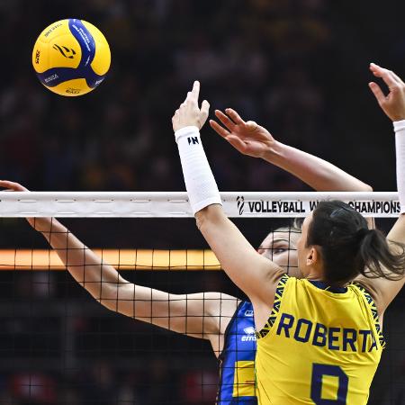 Brasil erra, perde para a Itália e disputa bronze no Mundial feminino