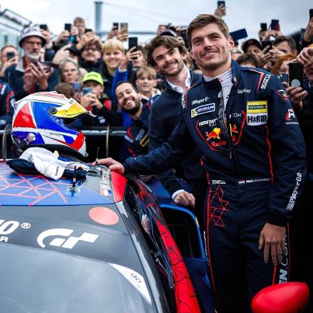 Verstappen estreia na GT3 e vence corrida em Nurburgring