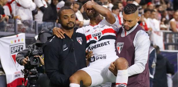 Lucas Moura tem lesão grave, frustra retorno e renovação com o São Paulo