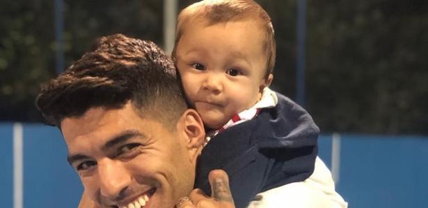 Suárez posta vídeo ensinando filho mais novo seus primeiros chutes na ...