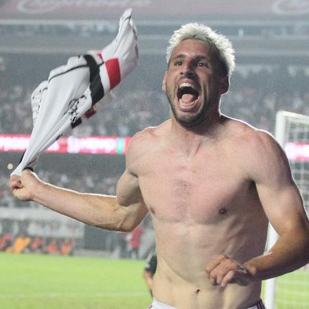 São Paulo: Calleri se torna o quinto maior artilheiro no século XXI