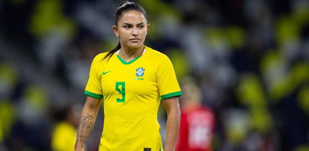 Debinha e Laís Estevam são cortadas de amistosos da seleção feminina