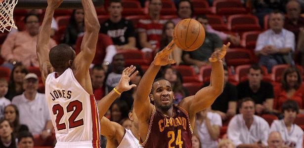 Ex-jogador da NBA foi morar na rua, dormiu no carro e foi preso