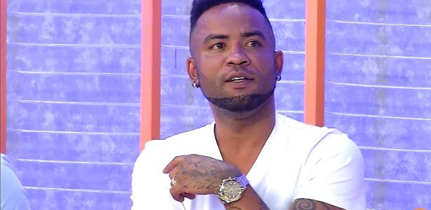 Caneta de Arrascaeta: Carlos Alberto é condenado por soco após piada