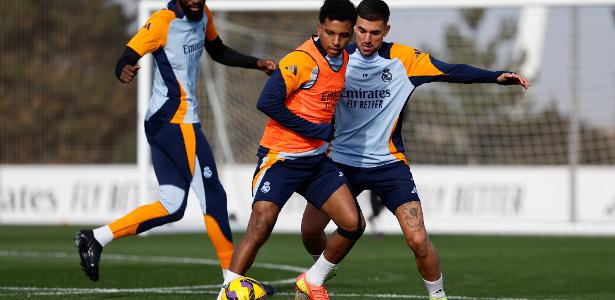 Rodrygo volta a treinar com o grupo no Real após lesão