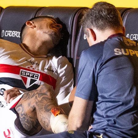 São Paulo: Cotia resolve, mas titular preocupa antes da Libertadores