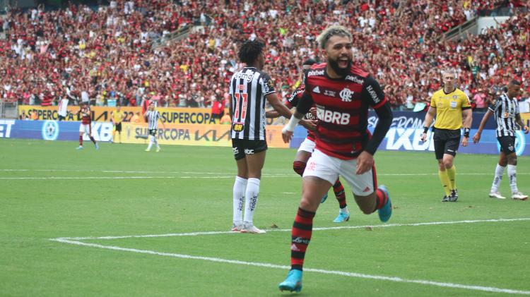 Loiro, roxo, dreads...Os visuais de Gabigol nas decisões pelo Flamengo
