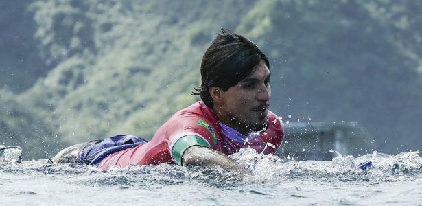 Gabriel Medina é eliminado para australiano e disputa o bronze