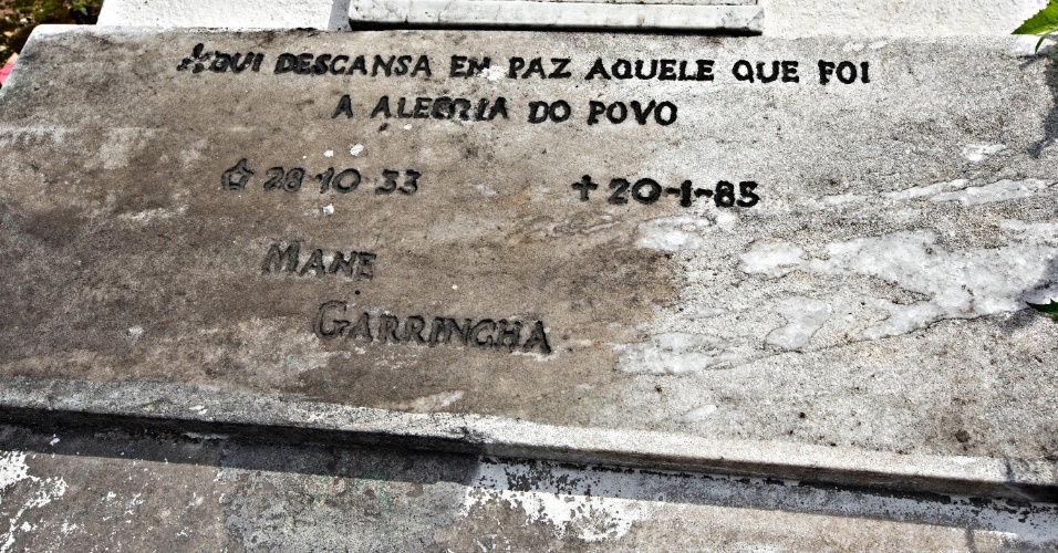 Túmulo de Garrincha em Magé - Futebol - UOL Esporte