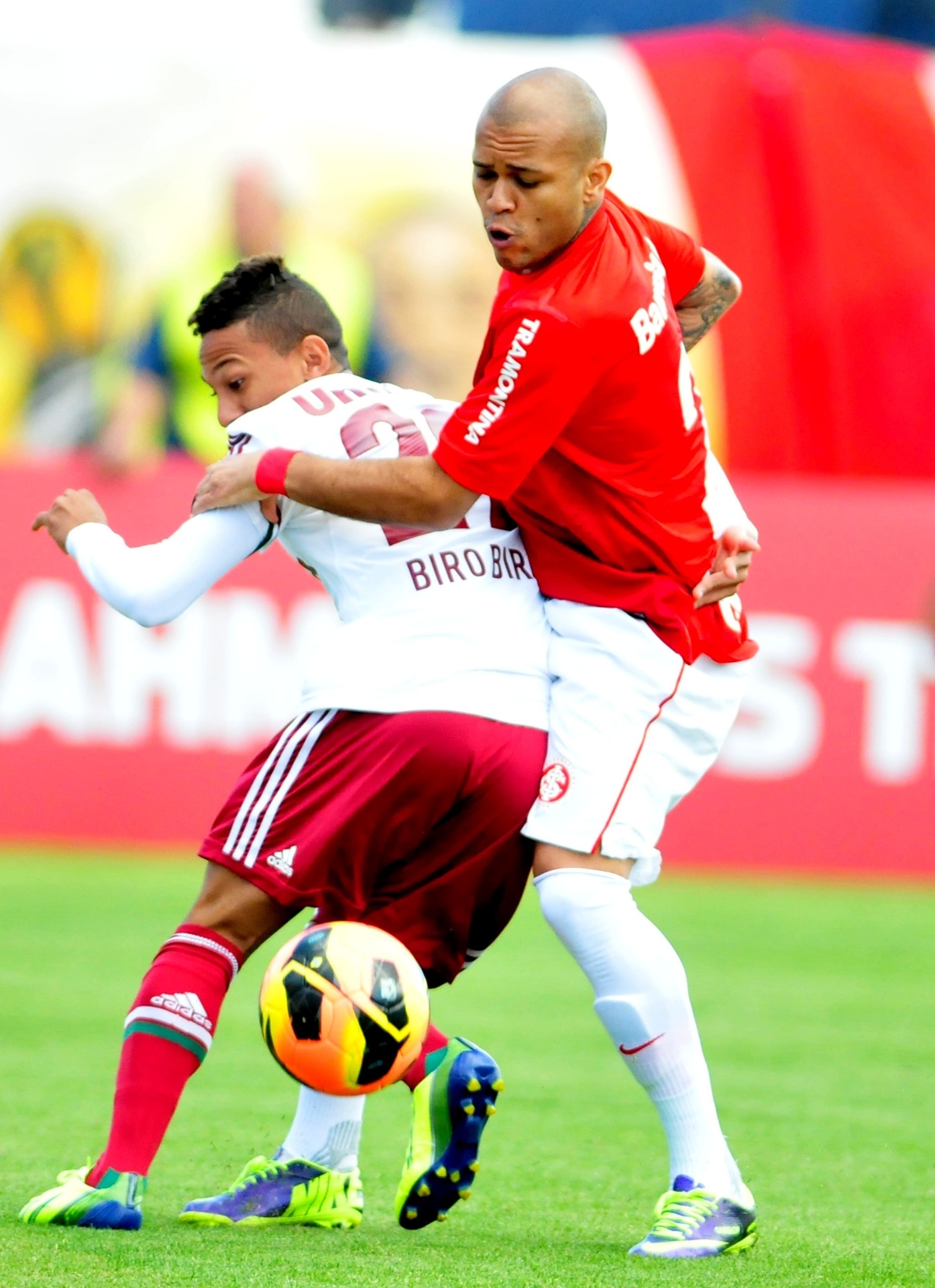 Polícia prende 11 em briga entre torcidas do Atlético-PR durante ...