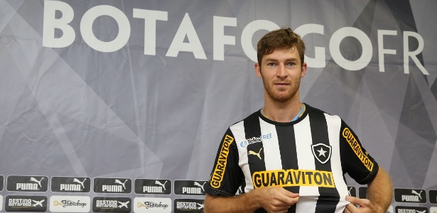 Bolatti é apresentado no Botafogo e usa amigos "gringos" por adaptação ...