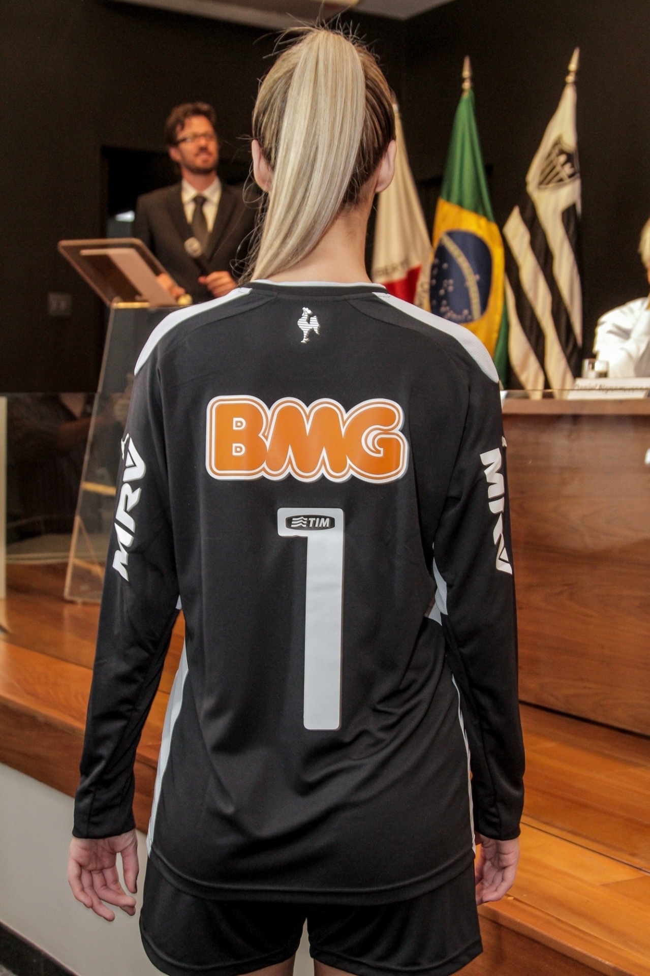Fotos: Atlético Mineiro apresenta uniforme para a temporada de 2014 ...