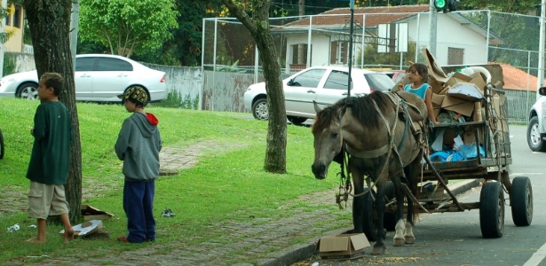 Governo do Paraná quer tirar as crianças da rua. Mas só durante a Copa ...