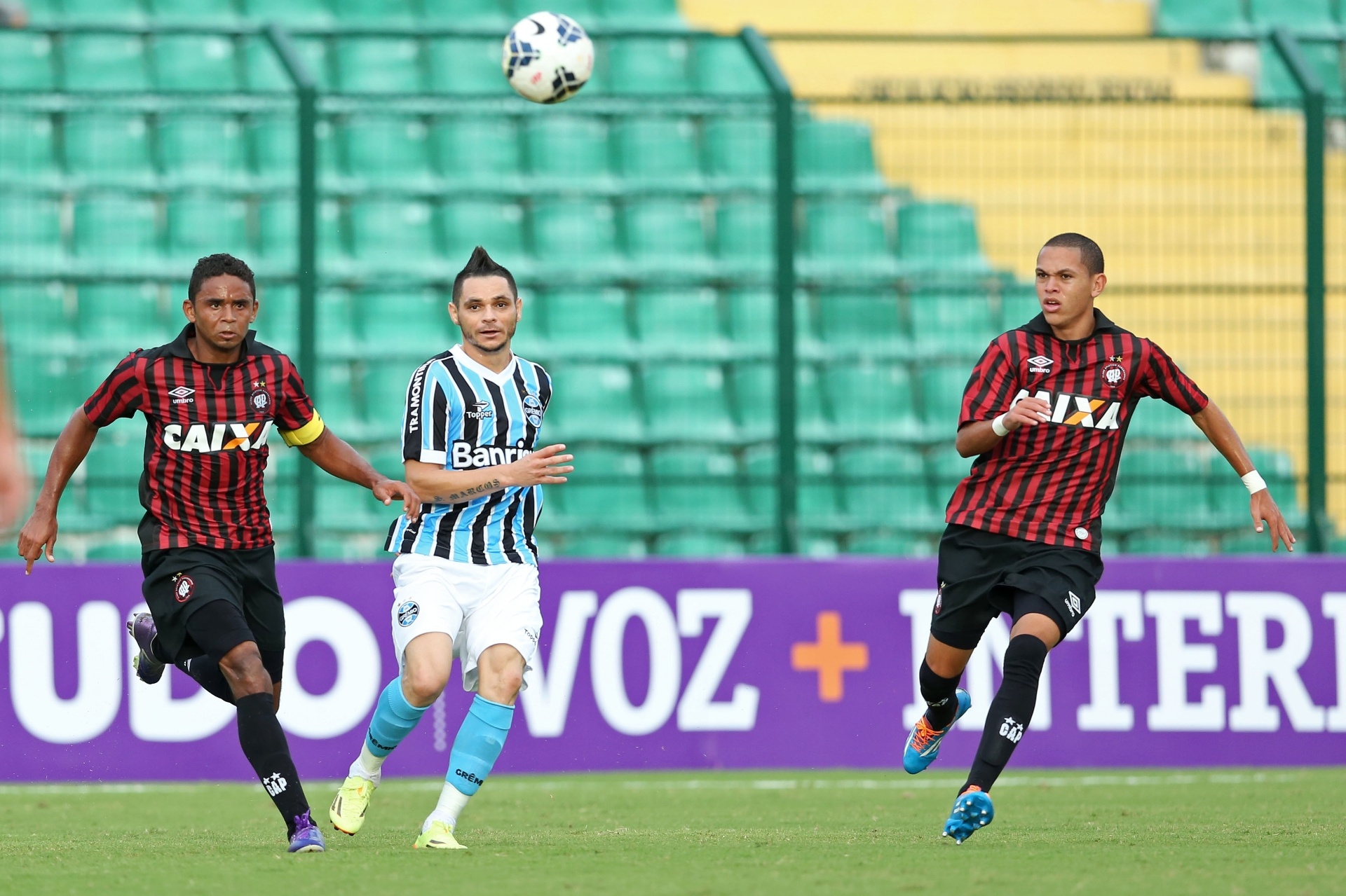 Grêmio culpa chances desperdiçadas por derrota em estreia do Brasileiro ...