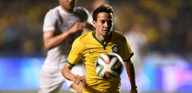 Bernard retoma 'alegria nas pernas' após fase ruim e encanta até ...