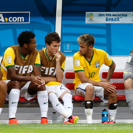 Bernard conta como foi substituir Neymar na Copa: 'Peso muito grande'