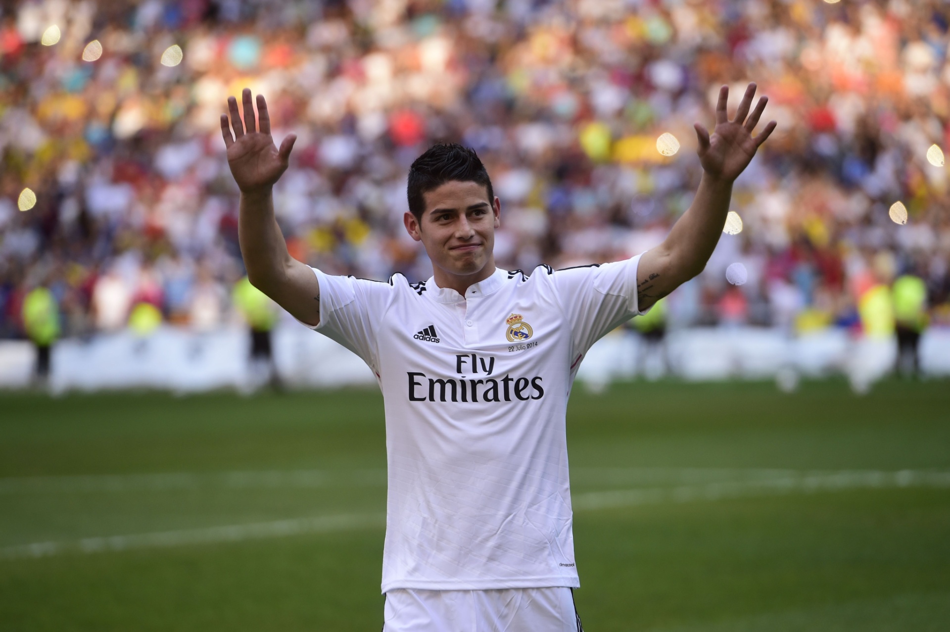 Fotos: Artilheiro da Copa, James Rodríguez é apresentado como novo ...