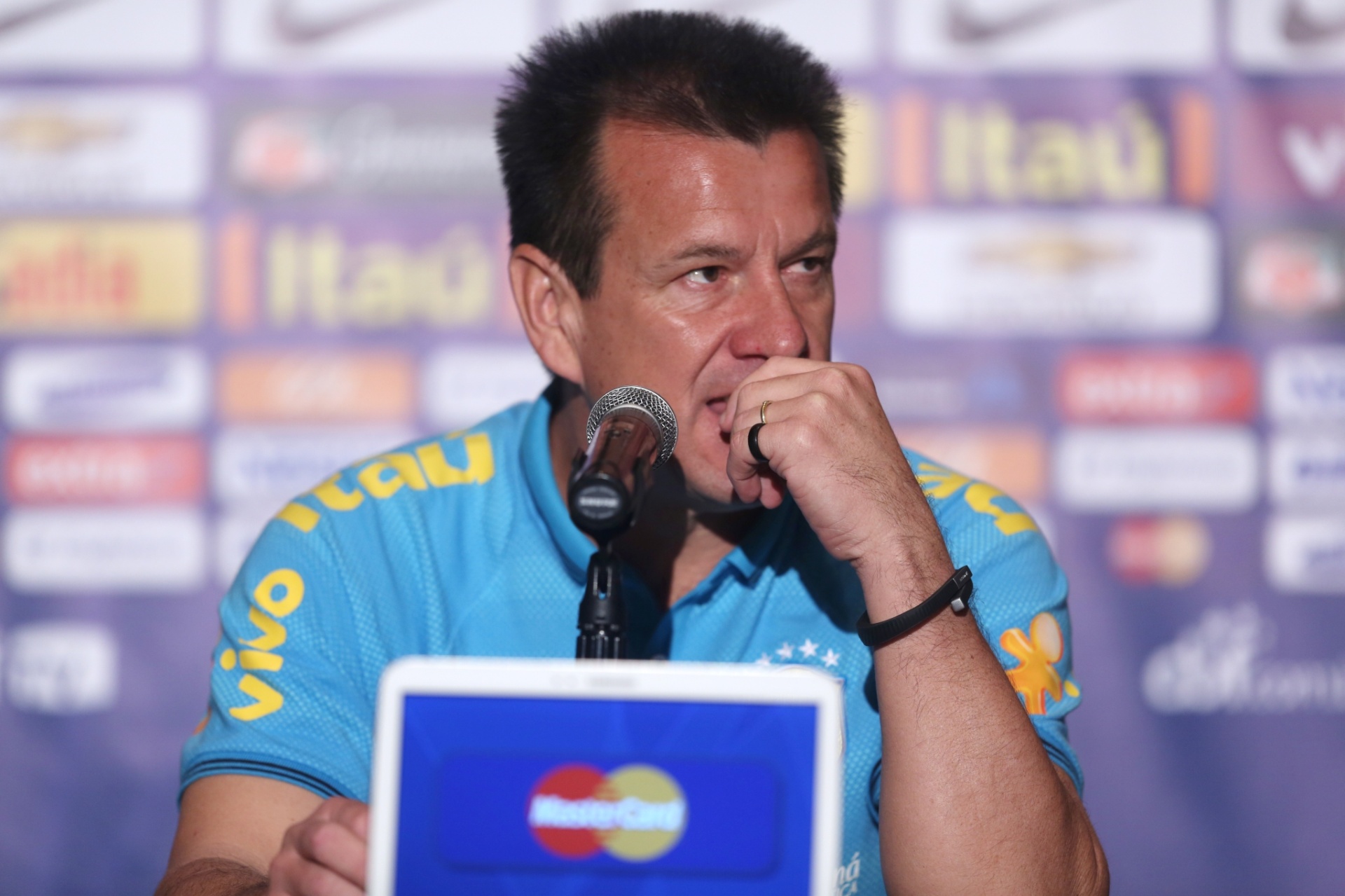 Dunga confirma Neymar como novo capitão da seleção brasileira - 04/09 ...