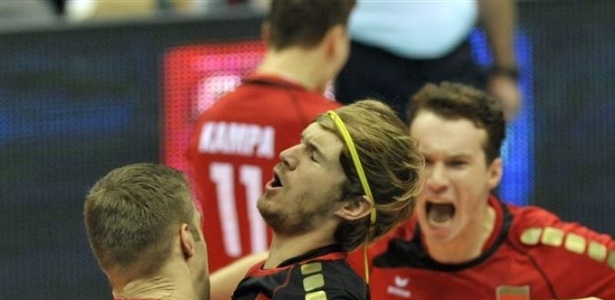 Vida paralela no pôquer rende mais dinheiro a líbero alemão do que o ...