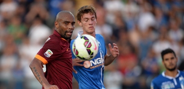 Maicon volta após corte da seleção e acerta trave em vitória da Roma ...