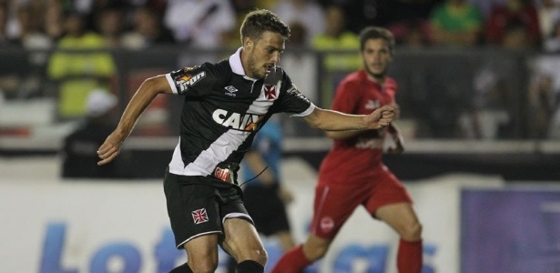 Vitrine e pouco espaço no Grêmio facilitam ida de Maxi para o Chile ...