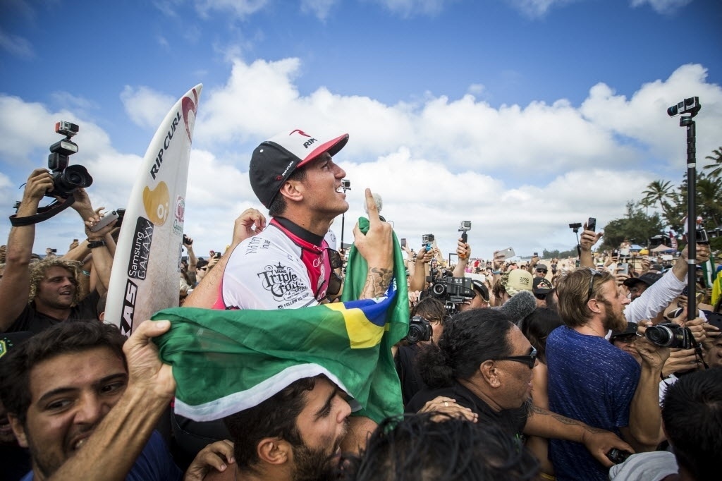 Fotos: Veja fotos de Medina no título inédito do surfe brasileiro - 19 ...