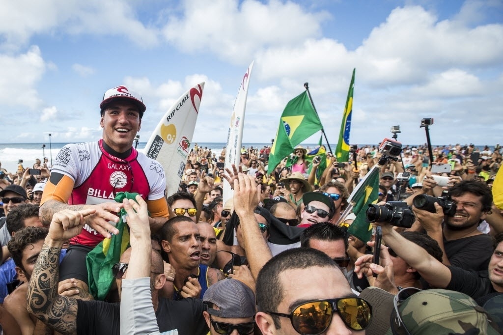 Fotos: Veja fotos de Medina no título inédito do surfe brasileiro - 19 ...