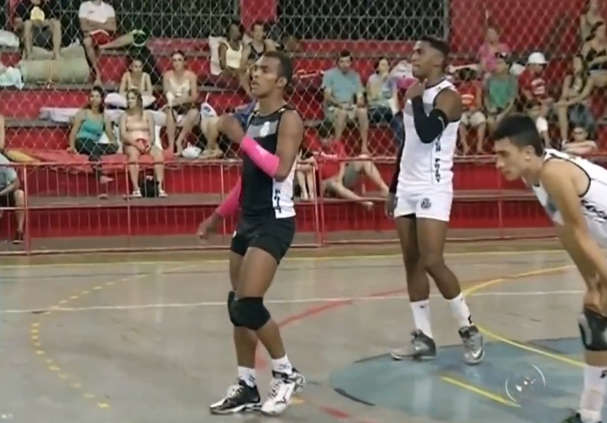Richarlyson tem estreia no vôlei elogiada por técnico: "passou ...
