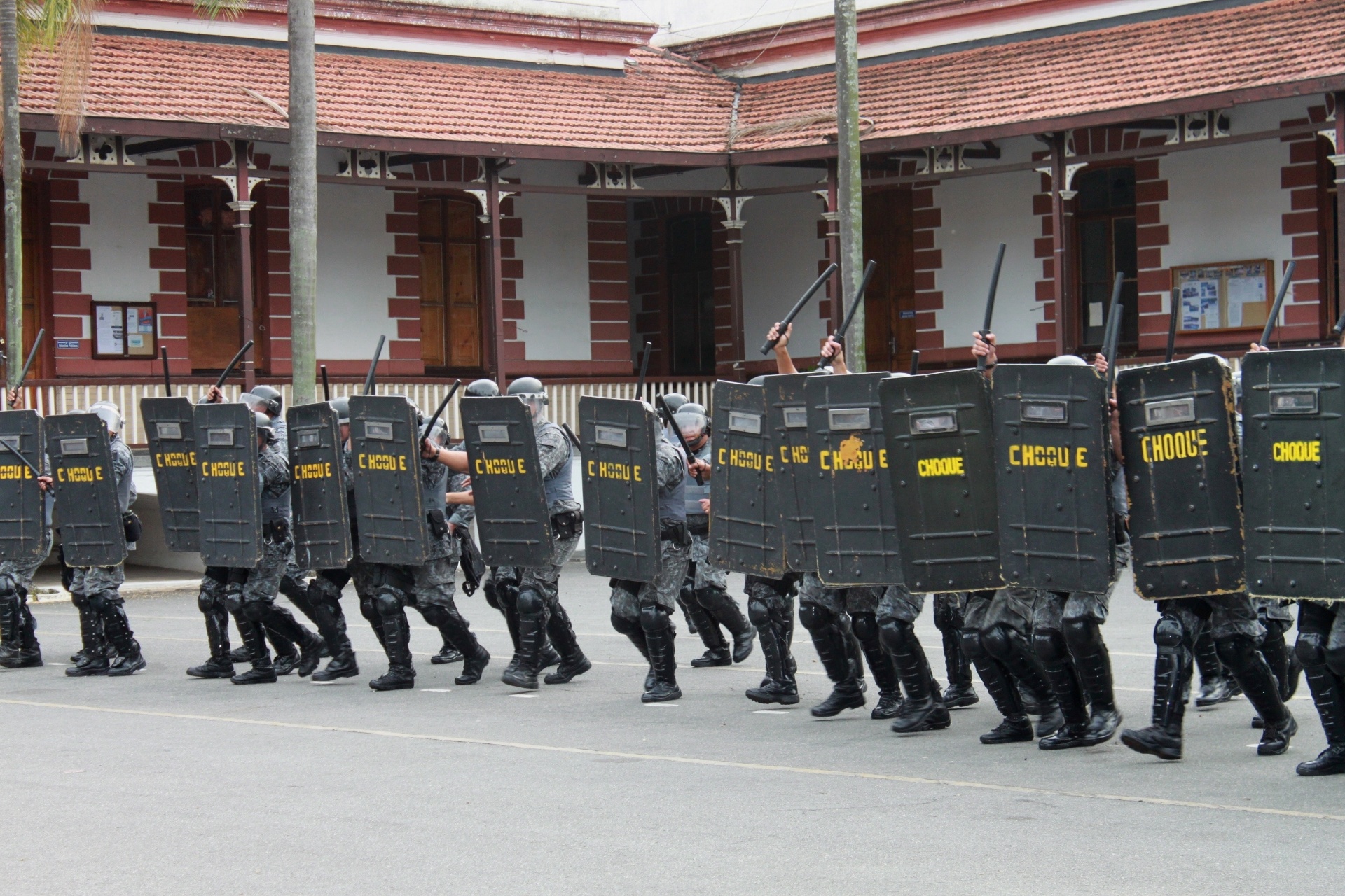 Fotos: O 2º Batalhão de Choque da PM de São Paulo - 31/01/2015 - BOL BOL