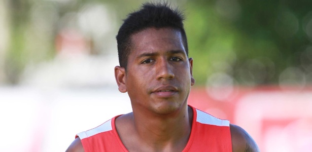 Inter oficializa a contratação do volante Nico Freitas, ex-Peñarol - 13 ...