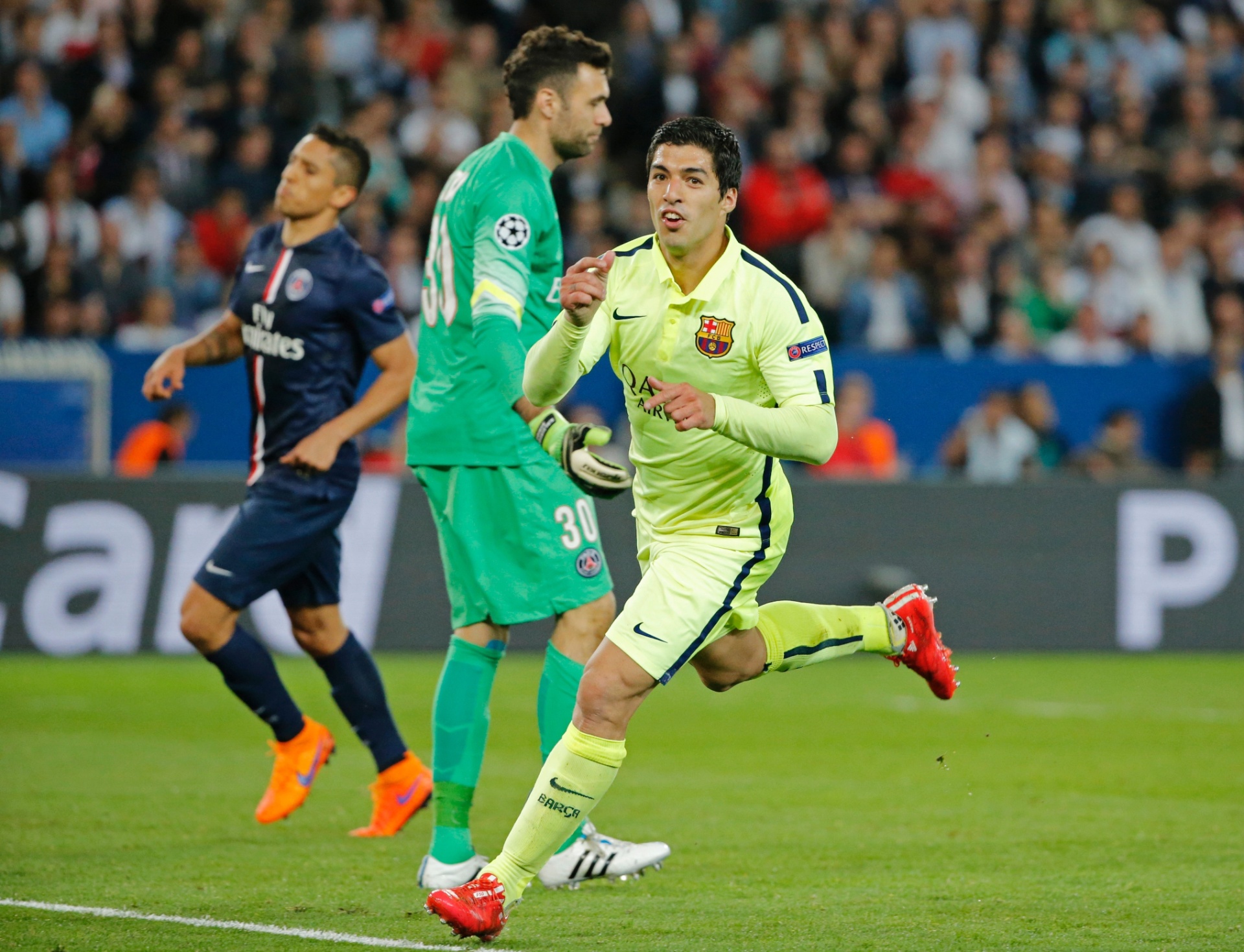Barça faz 3 a 1 e atropela PSG com direito a 2 canetas de Suárez em D ...
