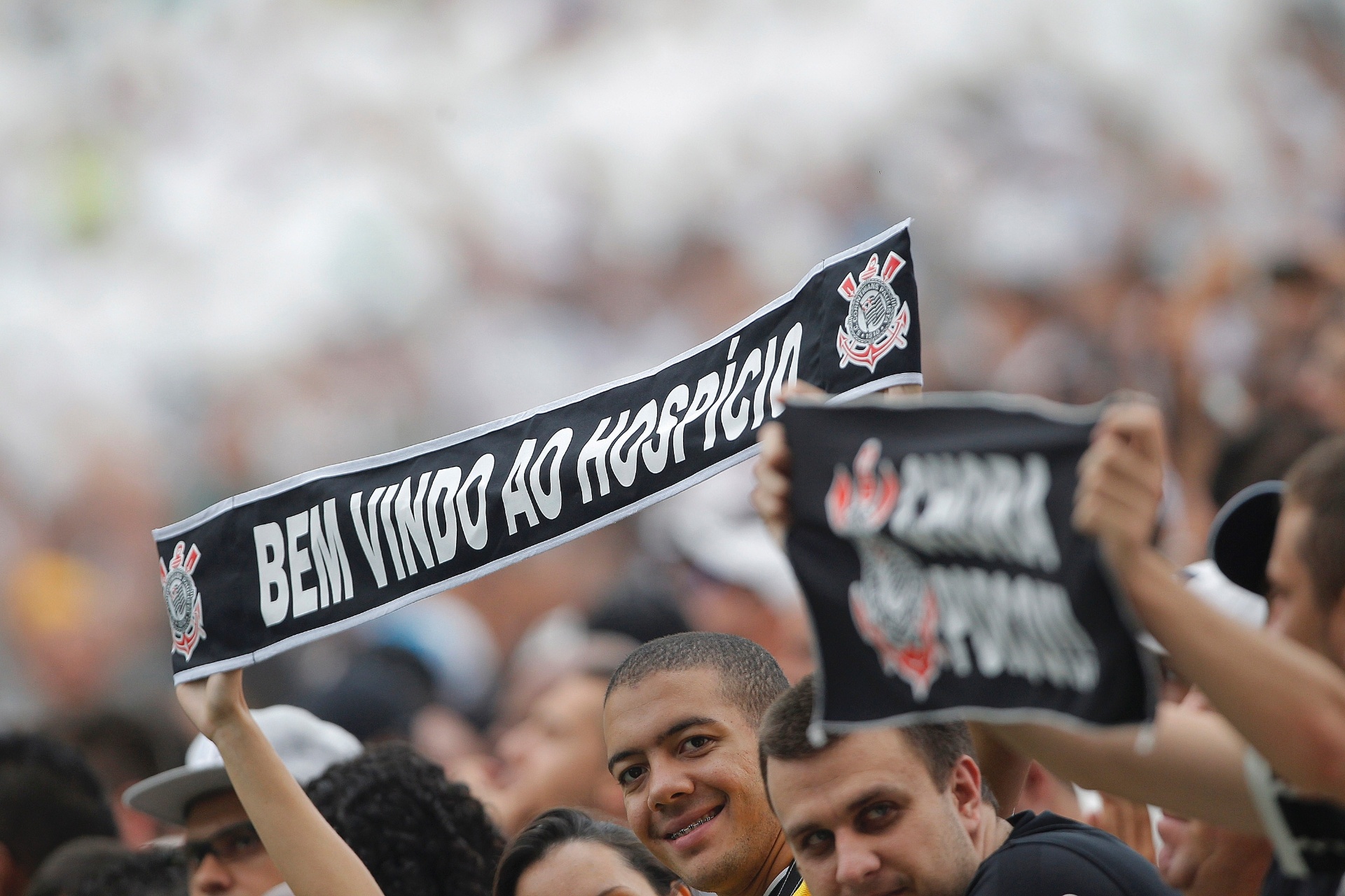 Organizadas do Corinthians fazem silêncio e homenageiam mortos em ...