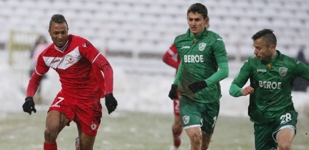 Ofendido por racismo, português diz que "entende torcedores" - 24/04 ...