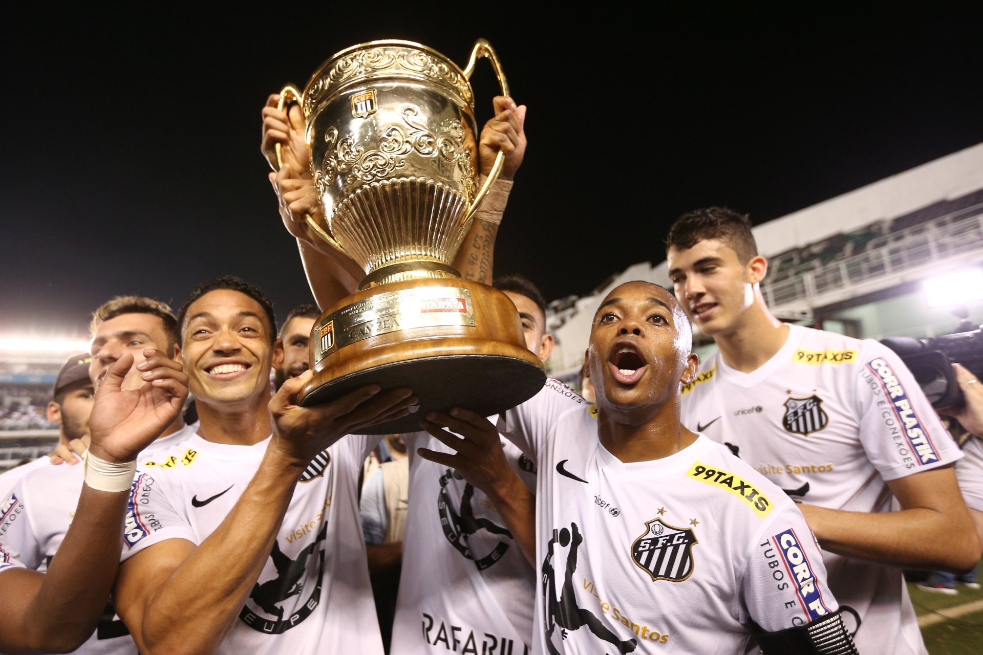 Liderado por Robinho, Santos bate Palmeiras nos pênaltis e ganha ...