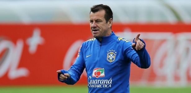 Dunga libera torcida e esboça time titular com Elias e Coutinho - 05/06 ...