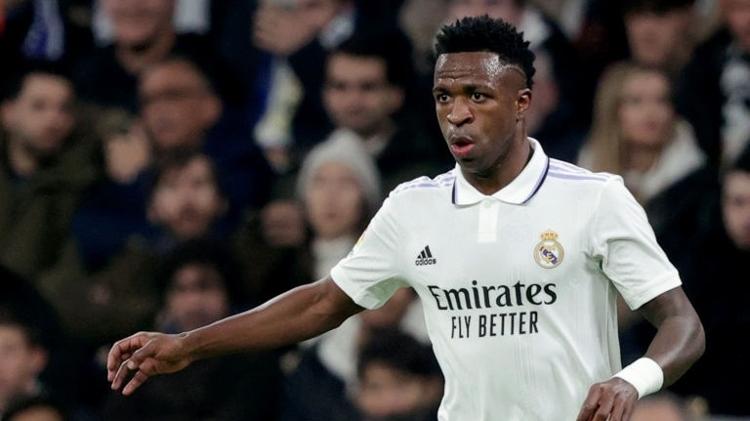 Vini Jr. marca em seu jogo 200, e Real Madrid vence Valencia