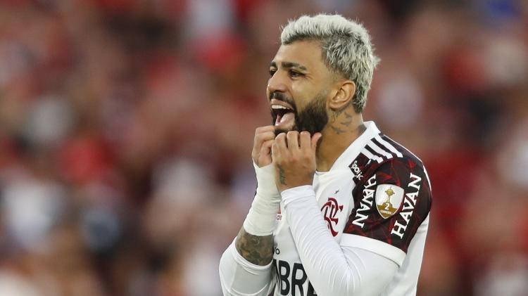 Loiro, roxo, dreads...Os visuais de Gabigol nas decisões pelo Flamengo