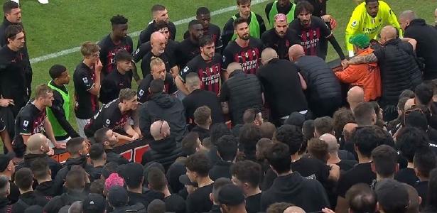 Milan: Jogadores conversam com torcida após derrotas; veja