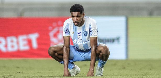 Paysandu toma virada do Atlético-GO e é 1º rebaixado para a Série C